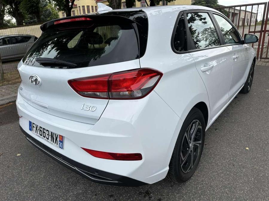 Белый Хендай i30 2021 в Таураге, объемом двигателя 1.60 л и пробегом 236 тыс. км за 9300 €, фото 5 на AUTOMOTO.COM.LV