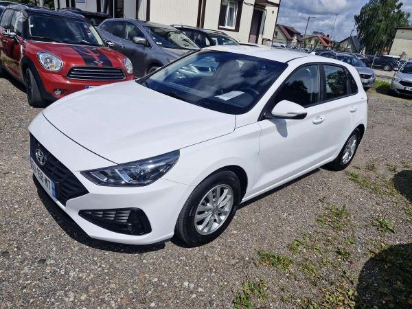 White Hyundai i30 2021 in Taurage, with an engine capacity of 1.50 L and mileage of 232 thousand km for 7500 €, photo 2 on AUTOMOTO.COM.LV