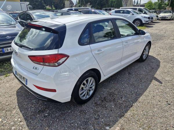 White Hyundai i30 2021 in Taurage, with an engine capacity of 1.50 L and mileage of 232 thousand km for 7500 €, photo 4 on AUTOMOTO.COM.LV