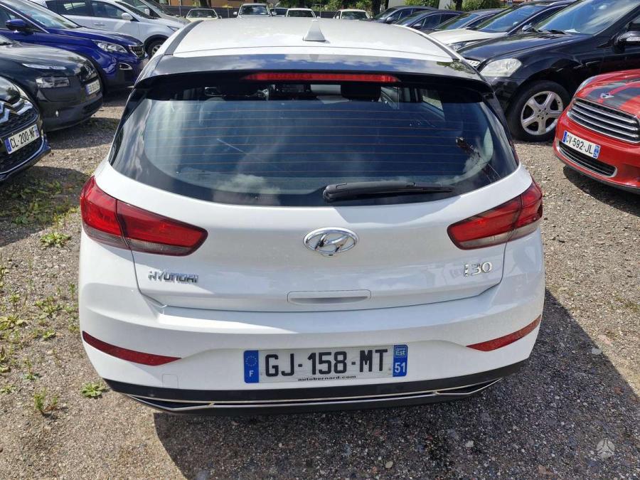 Белый Хендай i30 2021 в Таураге, объемом двигателя 1.50 л и пробегом 232 тыс. км за 7500 €, фото 6 на AUTOMOTO.COM.LV