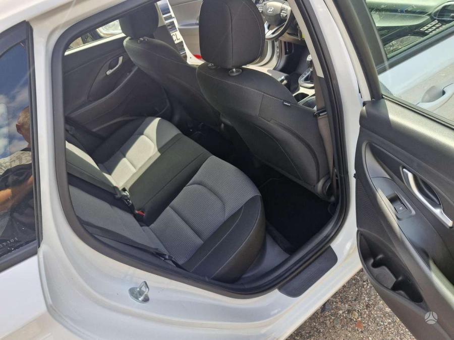Белый Хендай i30 2021 в Таураге, объемом двигателя 1.50 л и пробегом 232 тыс. км за 7500 €, фото 11 на AUTOMOTO.COM.LV