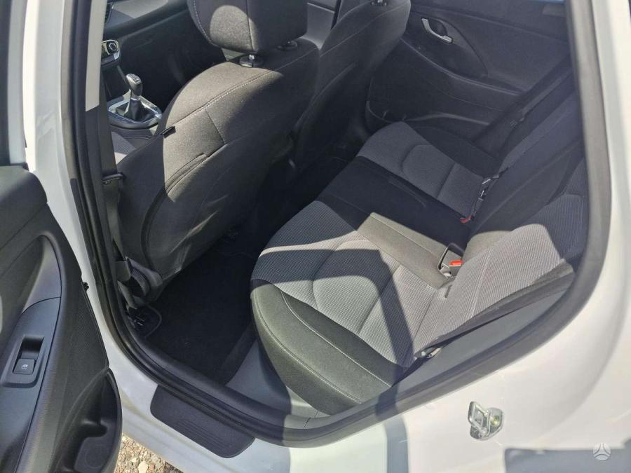Белый Хендай i30 2021 в Таураге, объемом двигателя 1.50 л и пробегом 232 тыс. км за 7500 €, фото 12 на AUTOMOTO.COM.LV