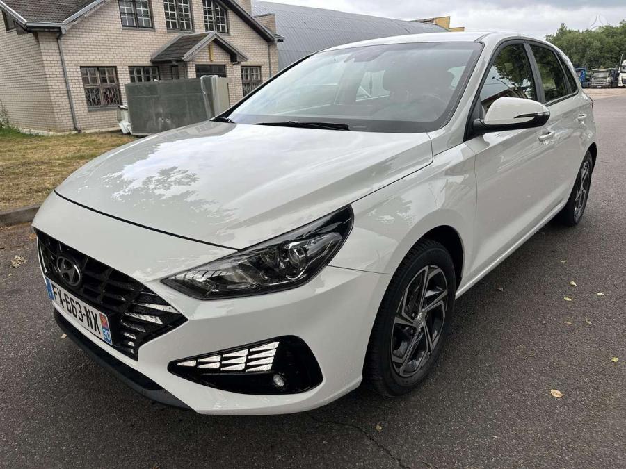 Белый Хендай i30 2021 в Таураге, объемом двигателя 1.60 л и пробегом 236 тыс. км за 8500 €, фото 1 на AUTOMOTO.COM.LV