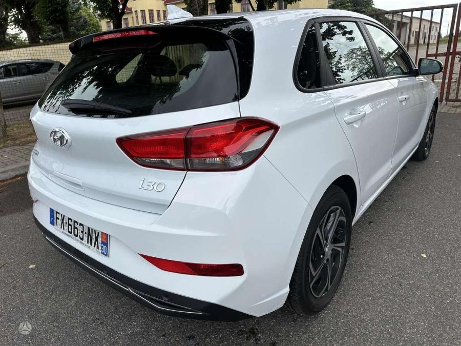 Белый Хендай i30 2021 в Таураге, объемом двигателя 1.60 л и пробегом 236 тыс. км за 8500 €, фото 5 на AUTOMOTO.COM.LV