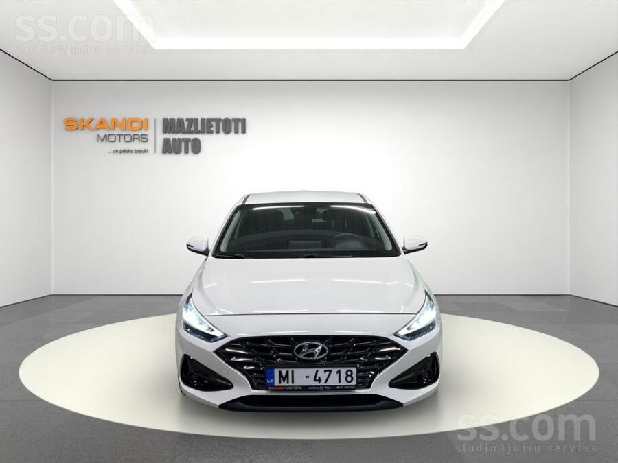 White Hyundai i30 2021 in Riga, with an engine capacity of 1.50 L and mileage of 34 thousand km for 14490 €, photo 3 on AUTOMOTO.COM.LV