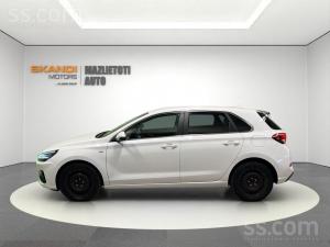 White Hyundai i30 2021 in Riga, with an engine capacity of 1.50 L and mileage of 34 thousand km for 14490 €, photo 4 on AUTOMOTO.COM.LV