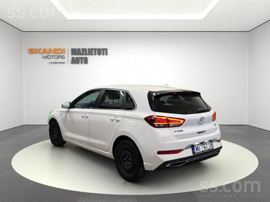 White Hyundai i30 2021 in Riga, with an engine capacity of 1.50 L and mileage of 34 thousand km for 14490 €, photo 5 on AUTOMOTO.COM.LV
