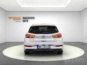 White Hyundai i30 2021 in Riga, with an engine capacity of 1.50 L and mileage of 34 thousand km for 14490 €, photo 6 on AUTOMOTO.COM.LV