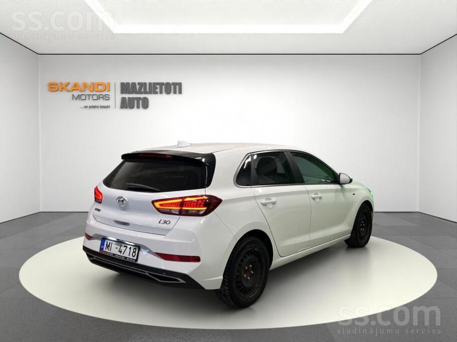 White Hyundai i30 2021 in Riga, with an engine capacity of 1.50 L and mileage of 34 thousand km for 14490 €, photo 7 on AUTOMOTO.COM.LV