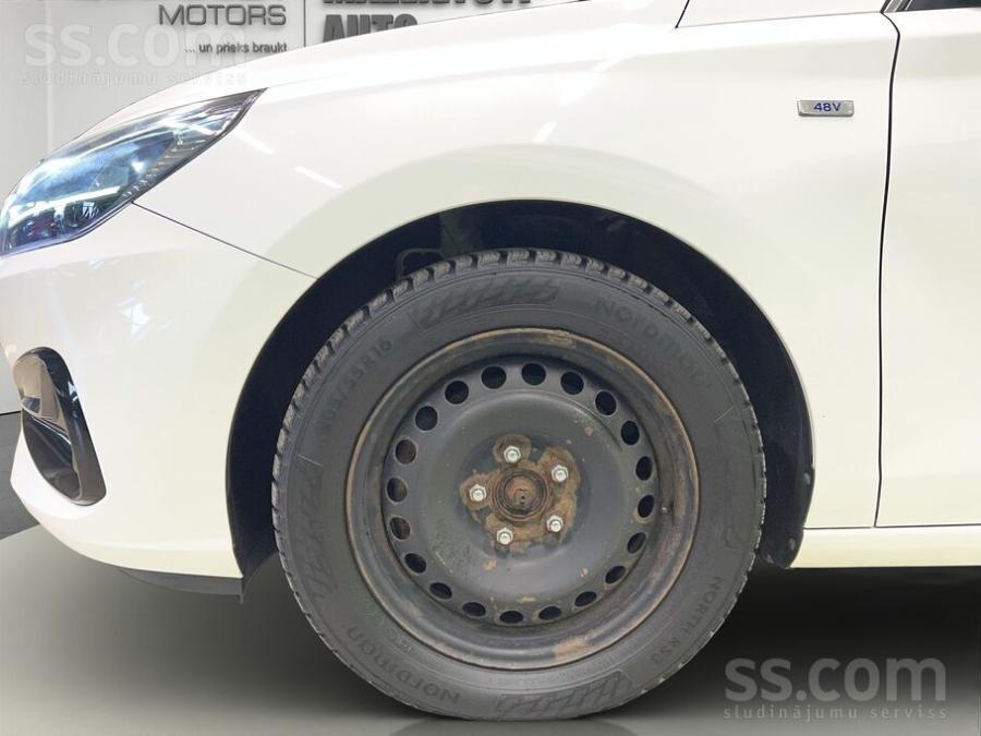 White Hyundai i30 2021 in Riga, with an engine capacity of 1.50 L and mileage of 34 thousand km for 14490 €, photo 10 on AUTOMOTO.COM.LV