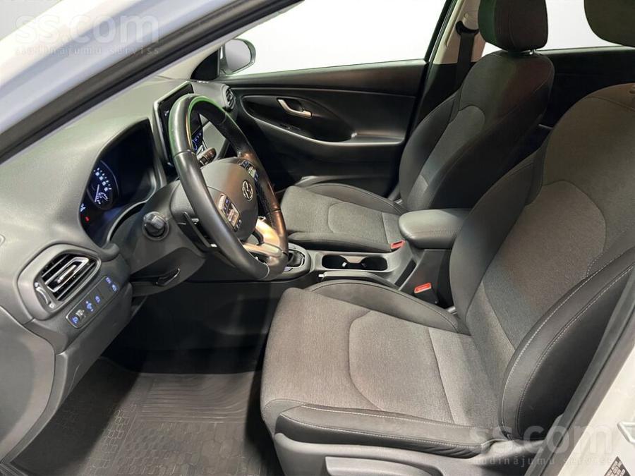 White Hyundai i30 2021 in Riga, with an engine capacity of 1.50 L and mileage of 34 thousand km for 14490 €, photo 11 on AUTOMOTO.COM.LV