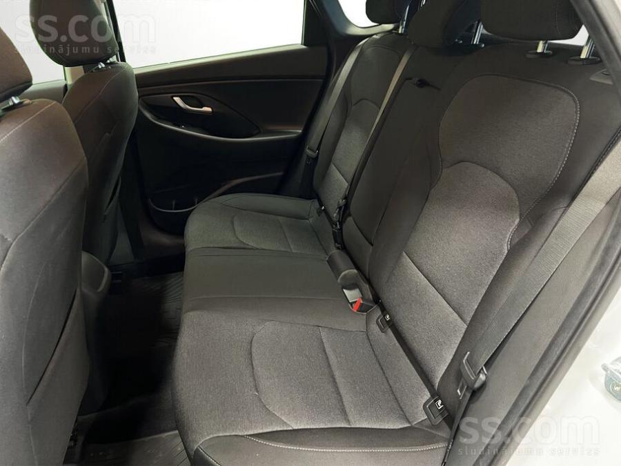 White Hyundai i30 2021 in Riga, with an engine capacity of 1.50 L and mileage of 34 thousand km for 14490 €, photo 15 on AUTOMOTO.COM.LV