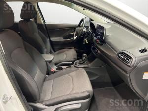 White Hyundai i30 2021 in Riga, with an engine capacity of 1.50 L and mileage of 34 thousand km for 14490 €, photo 21 on AUTOMOTO.COM.LV