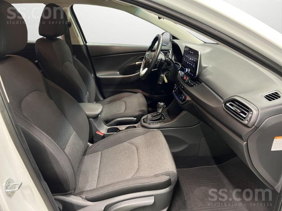 White Hyundai i30 2021 in Riga, with an engine capacity of 1.50 L and mileage of 34 thousand km for 14490 €, photo 21 on AUTOMOTO.COM.LV