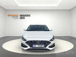 Balts Hyundai i30 2022 Rīga, ar dzinēja tilpumu 1.50 L un nobraukumu 72 tūkst. km par 12990 €, foto 3 vietnē AUTOMOTO.COM.LV