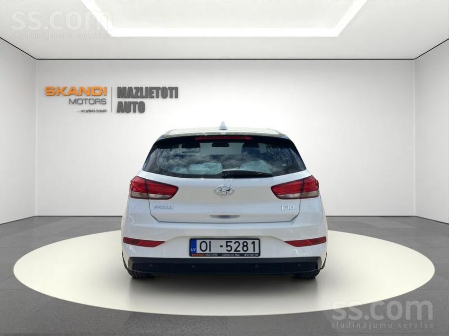 Balts Hyundai i30 2022 Rīga, ar dzinēja tilpumu 1.50 L un nobraukumu 72 tūkst. km par 12990 €, foto 6 vietnē AUTOMOTO.COM.LV