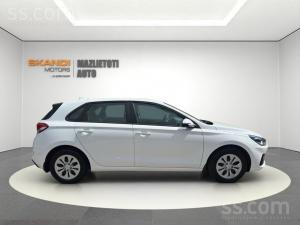 Balts Hyundai i30 2022 Rīga, ar dzinēja tilpumu 1.50 L un nobraukumu 72 tūkst. km par 12990 €, foto 8 vietnē AUTOMOTO.COM.LV