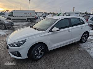 White Hyundai i30 2022 in Tallinn, with an engine capacity of 1.00 L and mileage of 38 thousand km for 15700 €, photo  on AUTOMOTO.COM.LV
