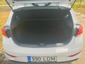 Balts Hyundai i30 2022 Tallina, ar dzinēja tilpumu 1.00 L un nobraukumu 38 tūkst. km par 15700 €, foto 3 vietnē AUTOMOTO.COM.LV