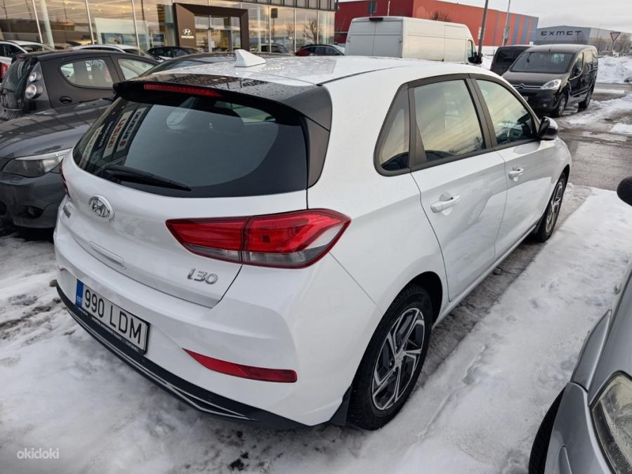 Balts Hyundai i30 2022 Tallina, ar dzinēja tilpumu 1.00 L un nobraukumu 38 tūkst. km par 15700 €, foto 16 vietnē AUTOMOTO.COM.LV