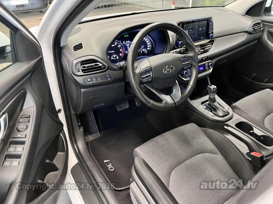 Balts Hyundai i30 2023 Tallina, ar dzinēja tilpumu 1.00 L un nobraukumu 39 tūkst. km par 17400 €, foto 7 vietnē AUTOMOTO.COM.LV