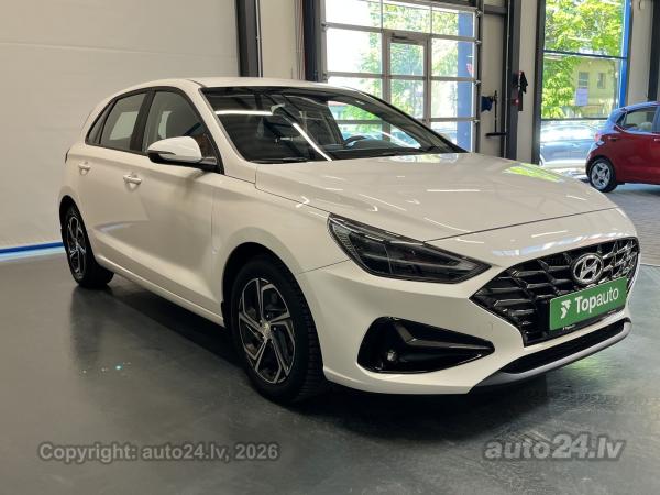 Белый Хендай i30 2023 в Таллин, объемом двигателя 1.00 л и пробегом 46 тыс. км за 16500 €, фото 2 на AUTOMOTO.COM.LV