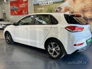 Balts Hyundai i30 2023 Tallina, ar dzinēja tilpumu 1.00 L un nobraukumu 46 tūkst. km par 16500 €, foto 4 vietnē AUTOMOTO.COM.LV