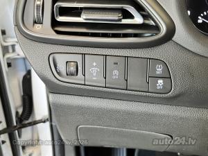 Balts Hyundai i30 2023 Tallina, ar dzinēja tilpumu 1.00 L un nobraukumu 46 tūkst. km par 16500 €, foto 15 vietnē AUTOMOTO.COM.LV