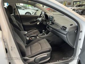 Белый Хендай i30 2023 в Таллин, объемом двигателя 1.00 л и пробегом 50 тыс. км за 17900 €, фото 6 на AUTOMOTO.COM.LV