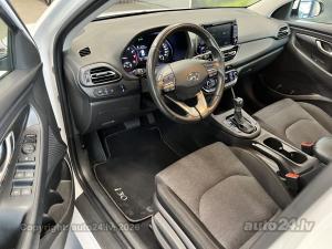 Белый Хендай i30 2023 в Таллин, объемом двигателя 1.00 л и пробегом 50 тыс. км за 17900 €, фото 8 на AUTOMOTO.COM.LV