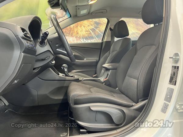 Белый Хендай i30 2023 в Таллин, объемом двигателя 1.00 л и пробегом 50 тыс. км за 17900 €, фото 8 на AUTOMOTO.COM.LV