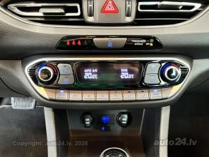 Белый Хендай i30 2023 в Таллин, объемом двигателя 1.00 л и пробегом 50 тыс. км за 17900 €, фото 16 на AUTOMOTO.COM.LV