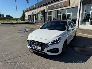 White Hyundai i30 2023 in Narva, with an engine capacity of 1.00 L and mileage of 57 thousand km for 15990 €, photo  on AUTOMOTO.COM.LV