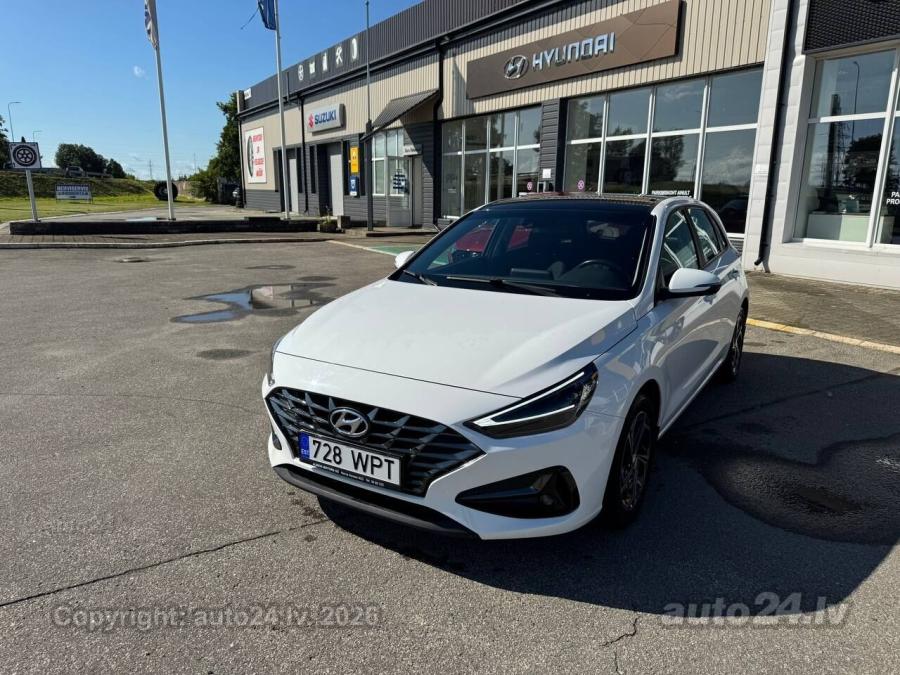 Белый Хендай i30 2023 в Нарва, объемом двигателя 1.00 л и пробегом 57 тыс. км за 15990 €, фото 1 на AUTOMOTO.COM.LV
