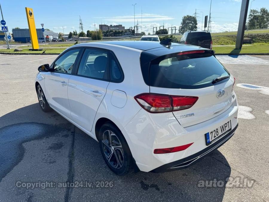 Белый Хендай i30 2023 в Нарва, объемом двигателя 1.00 л и пробегом 57 тыс. км за 15990 €, фото 4 на AUTOMOTO.COM.LV