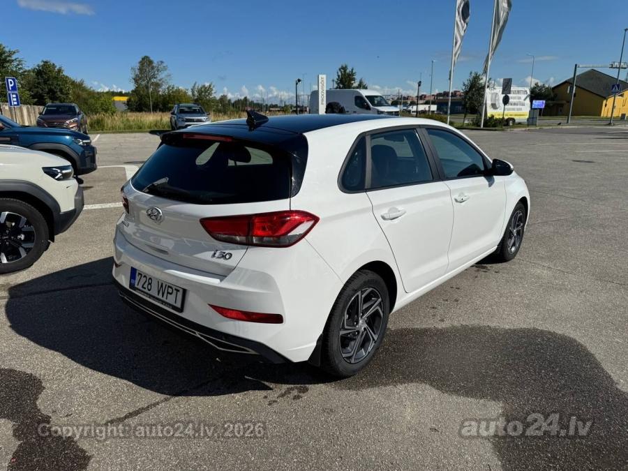 Белый Хендай i30 2023 в Нарва, объемом двигателя 1.00 л и пробегом 57 тыс. км за 15990 €, фото 5 на AUTOMOTO.COM.LV