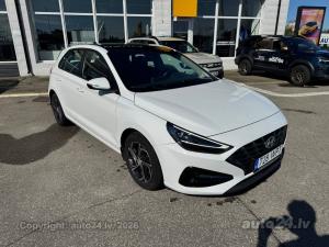 Белый Хендай i30 2023 в Нарва, объемом двигателя 1.00 л и пробегом 57 тыс. км за 15990 €, фото 6 на AUTOMOTO.COM.LV