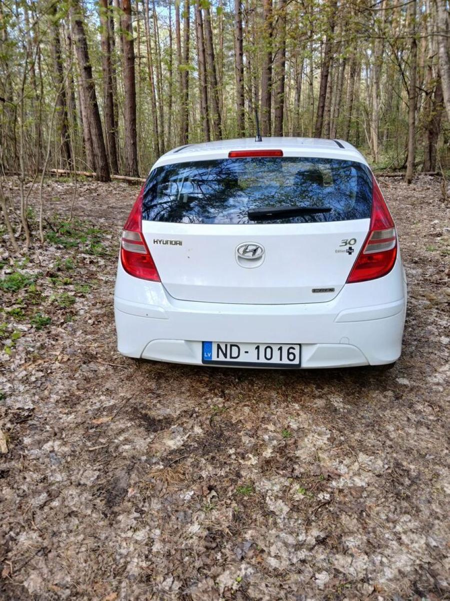 Balts Hyundai i30 2011 Rīga, ar dzinēja tilpumu 1.60 L un nobraukumu 317 tūkst. km par 1650 €, foto 4 vietnē AUTOMOTO.COM.LV