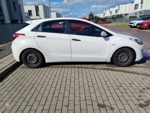 Белый Хендай i30 2013 в Вильнюс, объемом двигателя 1.40 л и пробегом 323 тыс. км за 2850 €, фото  на AUTOMOTO.COM.LV