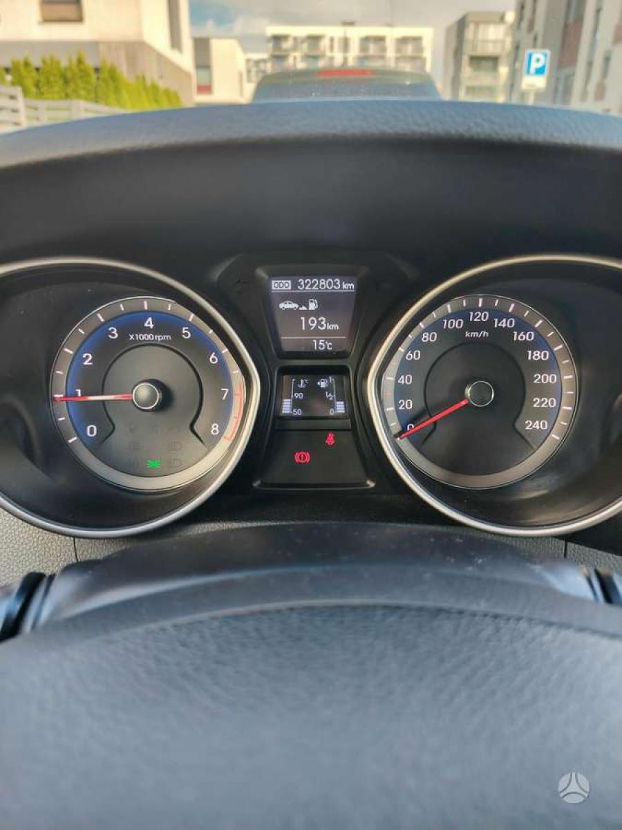 Белый Хендай i30 2013 в Вильнюс, объемом двигателя 1.40 л и пробегом 323 тыс. км за 2850 €, фото 11 на AUTOMOTO.COM.LV