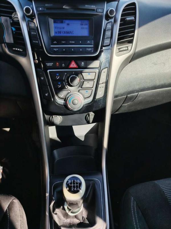 Hyundai i30 2013 Viļņa vietnē Balts Hyundai i30 2013 Viļņa, ar dzinēja tilpumu 1.40 L un nobraukumu 323 tūkst. km par 2850 €, foto 8 vietnē AUTOMOTO.COM.LV