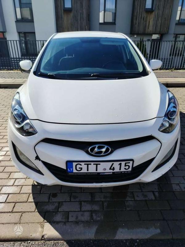 Hyundai i30 2013 Viļņa vietnē Balts Hyundai i30 2013 Viļņa, ar dzinēja tilpumu 1.40 L un nobraukumu 323 tūkst. km par 2850 €, foto 10 vietnē AUTOMOTO.COM.LV
