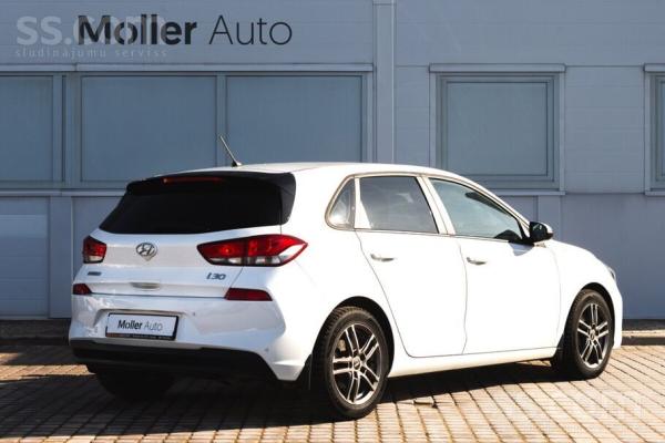 White Hyundai i30 2020 in Ventspils, with an engine capacity of 1.60 L and mileage of 123 thousand km for 7750 €, photo 5 on AUTOMOTO.COM.LV