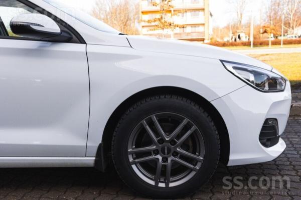 White Hyundai i30 2020 in Ventspils, with an engine capacity of 1.60 L and mileage of 123 thousand km for 7750 €, photo 9 on AUTOMOTO.COM.LV