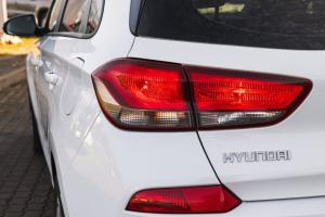 White Hyundai i30 2020 in Ventspils, with an engine capacity of 1.60 L and mileage of 123 thousand km for 7000 €, photo 11 on AUTOMOTO.COM.LV