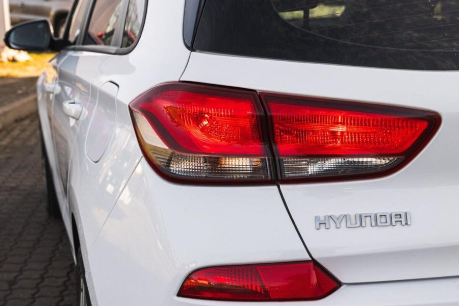 White Hyundai i30 2020 in Ventspils, with an engine capacity of 1.60 L and mileage of 123 thousand km for 7000 €, photo 11 on AUTOMOTO.COM.LV