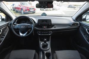 White Hyundai i30 2020 in Ventspils, with an engine capacity of 1.60 L and mileage of 123 thousand km for 7000 €, photo 12 on AUTOMOTO.COM.LV