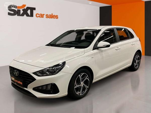 White Hyundai i30 2023 in Kaunas, with an engine capacity of 1.00 L and mileage of 83 thousand km for 27982 €, photo 3 on AUTOMOTO.COM.LV