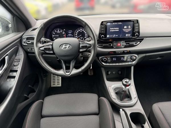 Balts Hyundai i30 2024 Kauņa, ar dzinēja tilpumu 1.00 L un nobraukumu 17 tūkst. km par 22735 €, foto 10 vietnē AUTOMOTO.COM.LV