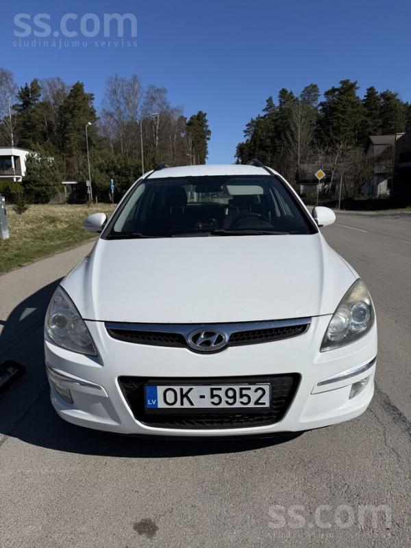Balts Hyundai i30 2009 Rīga, ar dzinēja tilpumu 1.60 L un nobraukumu 275 tūkst. km par 2100 €, foto 2 vietnē AUTOMOTO.COM.LV